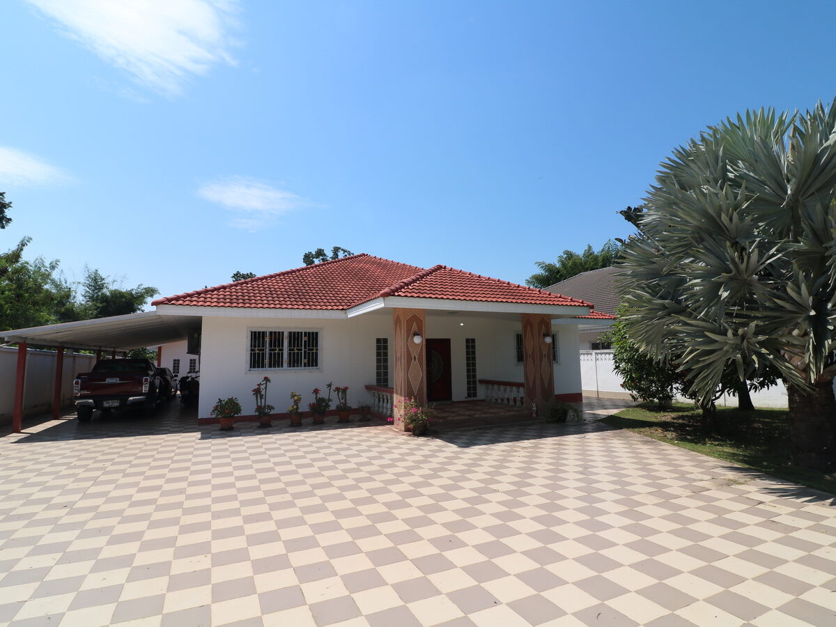 An Outstanding 4 BRM, 5 BTH Home For Sale With So Many Benefits In Ban ...