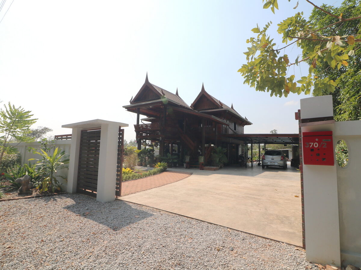A Traditional Lanna Style 3 BRM, 3 BTH Home For Sale On 1 Rai, 25 ...