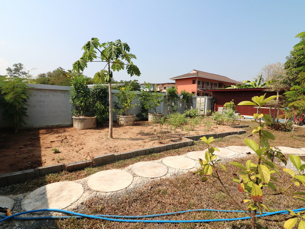 A Traditional Lanna Style 3 BRM, 3 BTH Home For Sale On 1 Rai, 25 ...