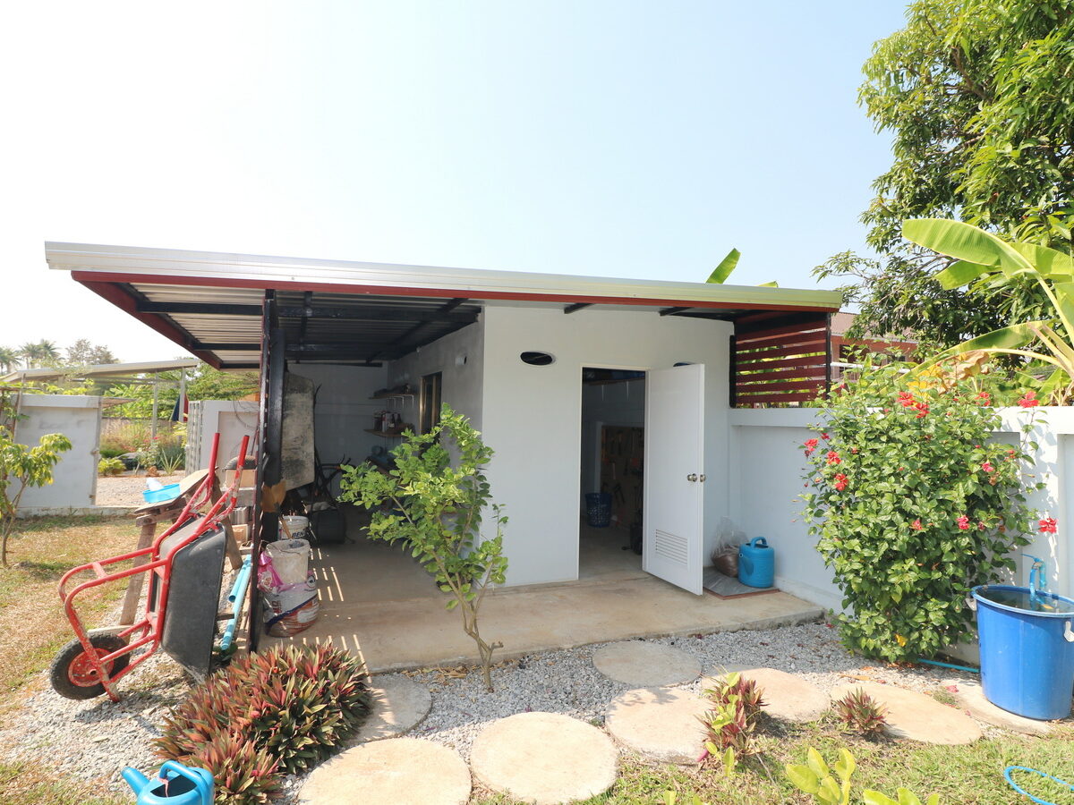 A Traditional Lanna Style 3 BRM, 3 BTH Home For Sale On 1 Rai, 25 ...