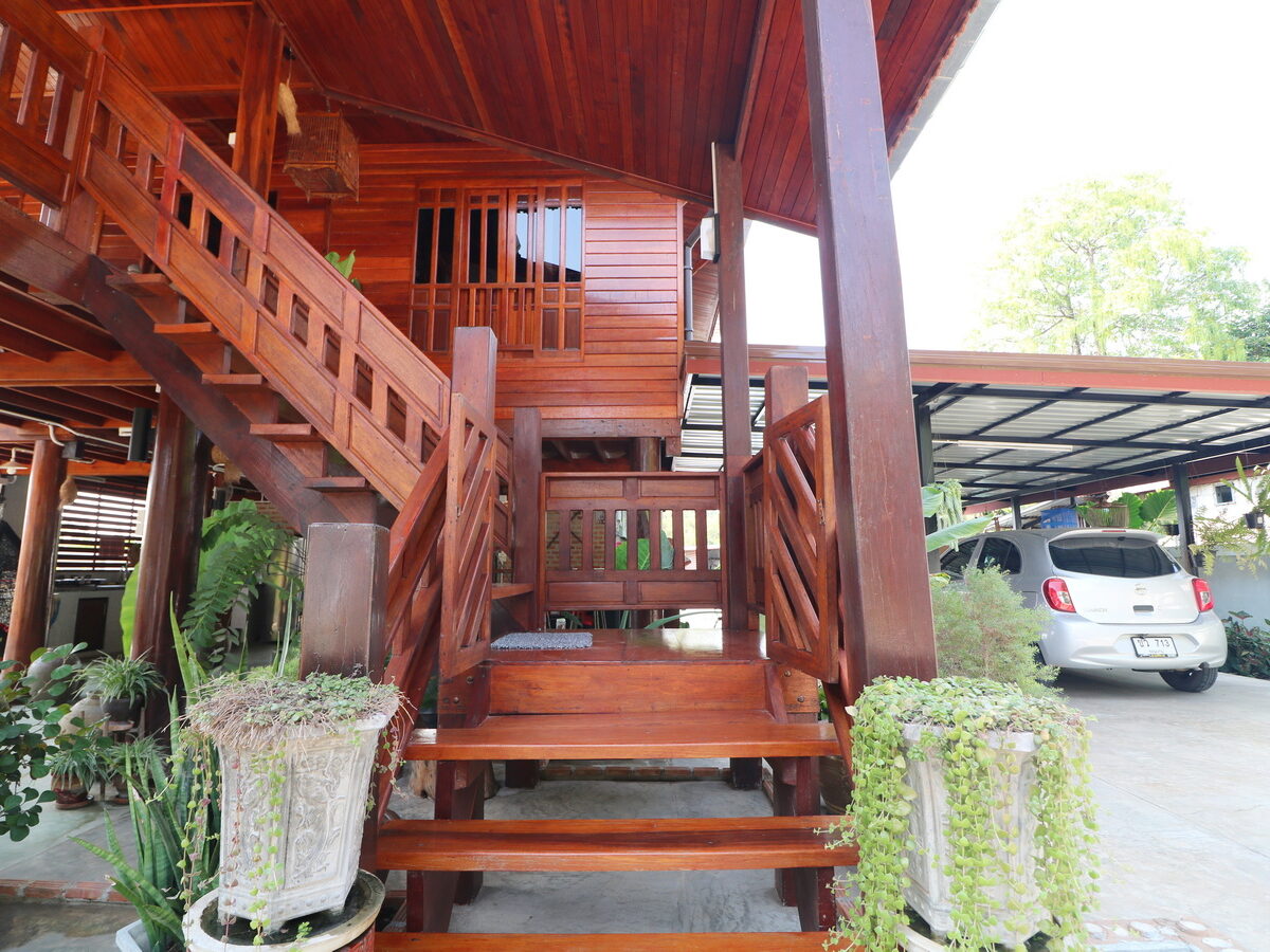 A Traditional Lanna Style 3 BRM, 3 BTH Home For Sale On 1 Rai, 25 ...